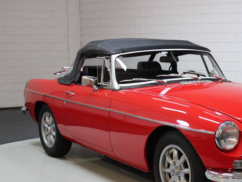 MG MG-B soft top, produced in Haartz Colonial Vinyl and comes with 3 ...